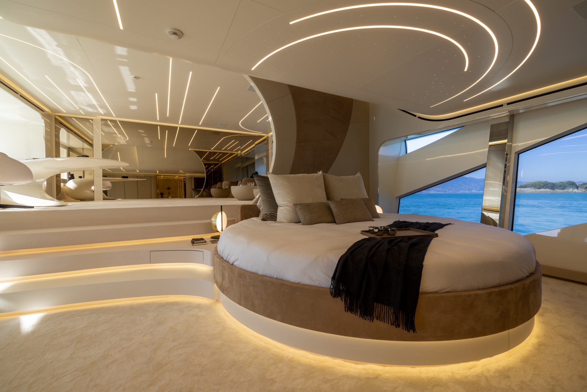 N1 Yacht Charter Details, Mangusta Overmarine 165 REV | CHARTERWORLD Luxury Superyachts